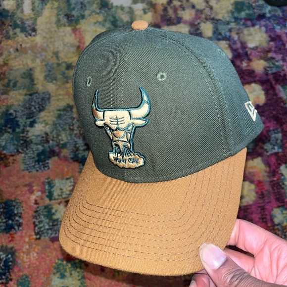 New Era | Accessories | New Era Windy City Chicago Bulls Adjusted Hat ...